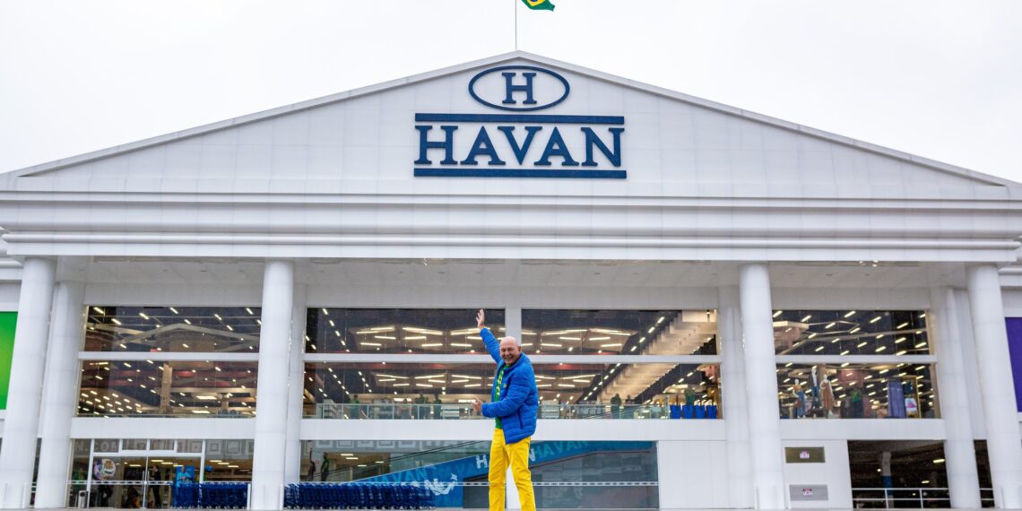 Como o dono da Havan construiu um império e por que as lojas deram certo?