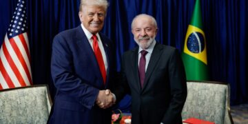 Enquanto salário do Presidente do Brasil é de R$ 43 mil, Donald Trump ...